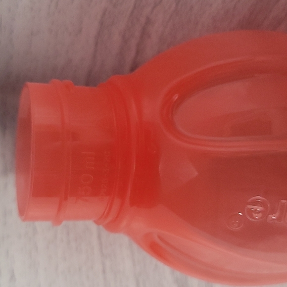 Tupperware | Kitchen | Tupperware Eco Water Bottle Schili | Poshmark